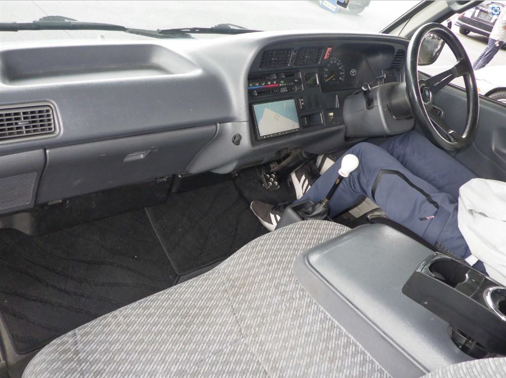 Toyota Hiace 2000 Beige – ChoudhryTRD