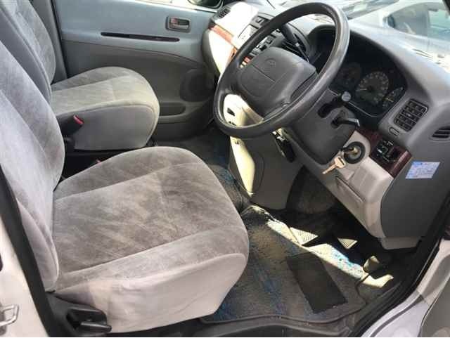 Toyota Regius1997 White/Silver – ChoudhryTRD
